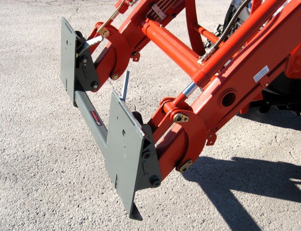 Worksaver Introduces New Skid Steer Adapter | Utility Contractor Magazine
