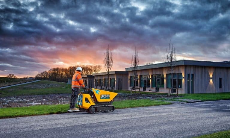 United Rentals Adds JCB All-Electric Dumpsters to North American Fleet