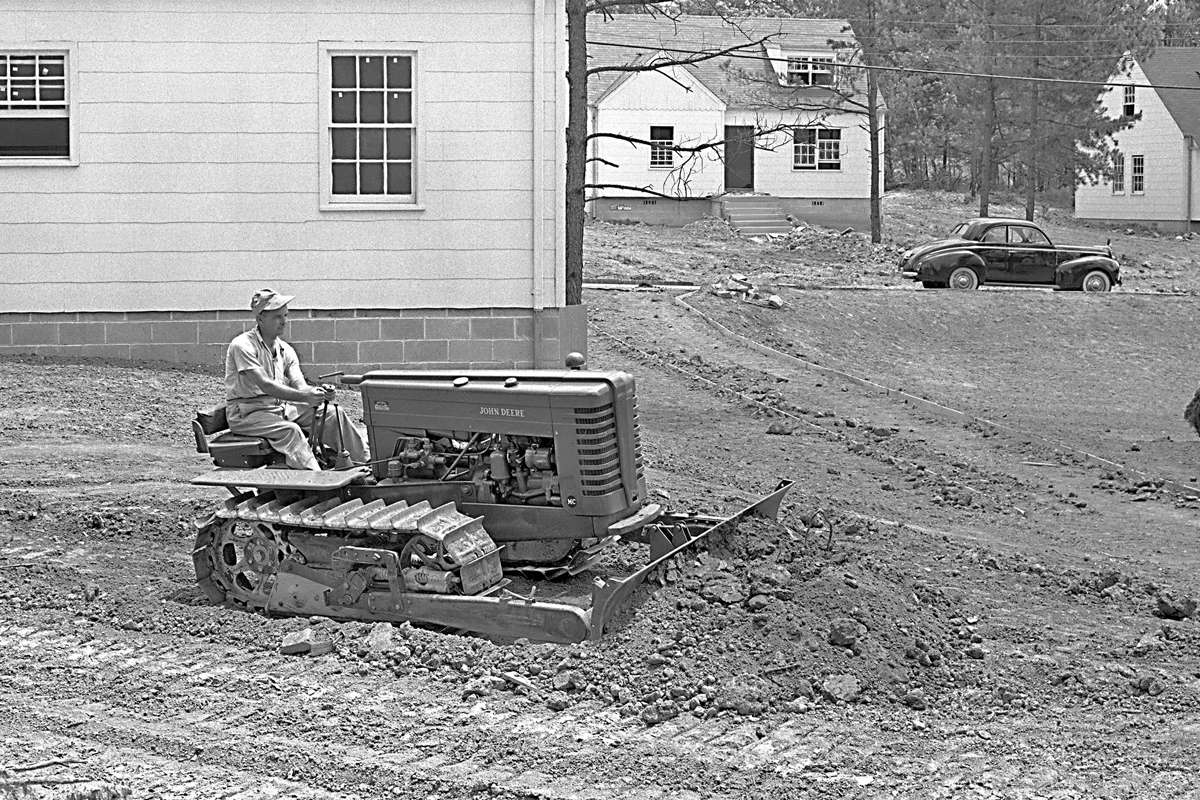 John Deere Commemorates 75 Years of Dozer Innovation